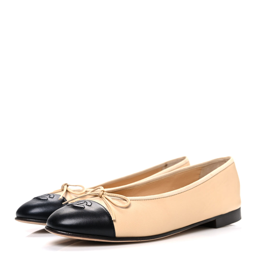Chanel Lambskin Cap Toe CC Ballerina Flats 40.5 Beige Black 1795674 ...