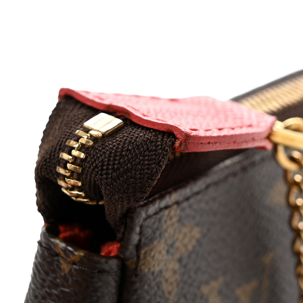 Louis Vuitton Monogram 2018 Christmas Animation Mini Cats Pochette ...