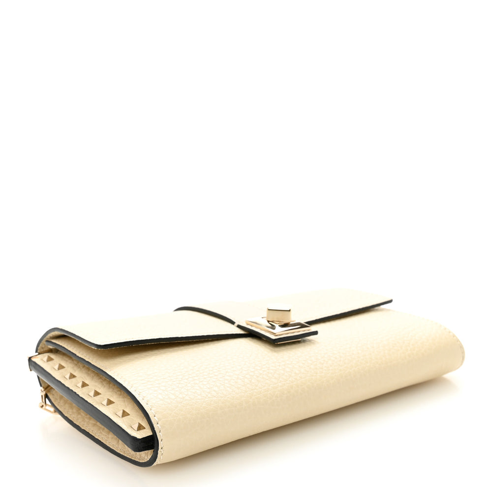 Valentino Garavani Pebbled Calfskin Rockstud Chain Clutch Light Ivory ...