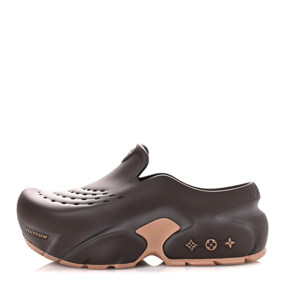 Louis Vuitton Rubber Mens LV Shark Clogs 8 Mocha 1779731 – FASHIONPHILE