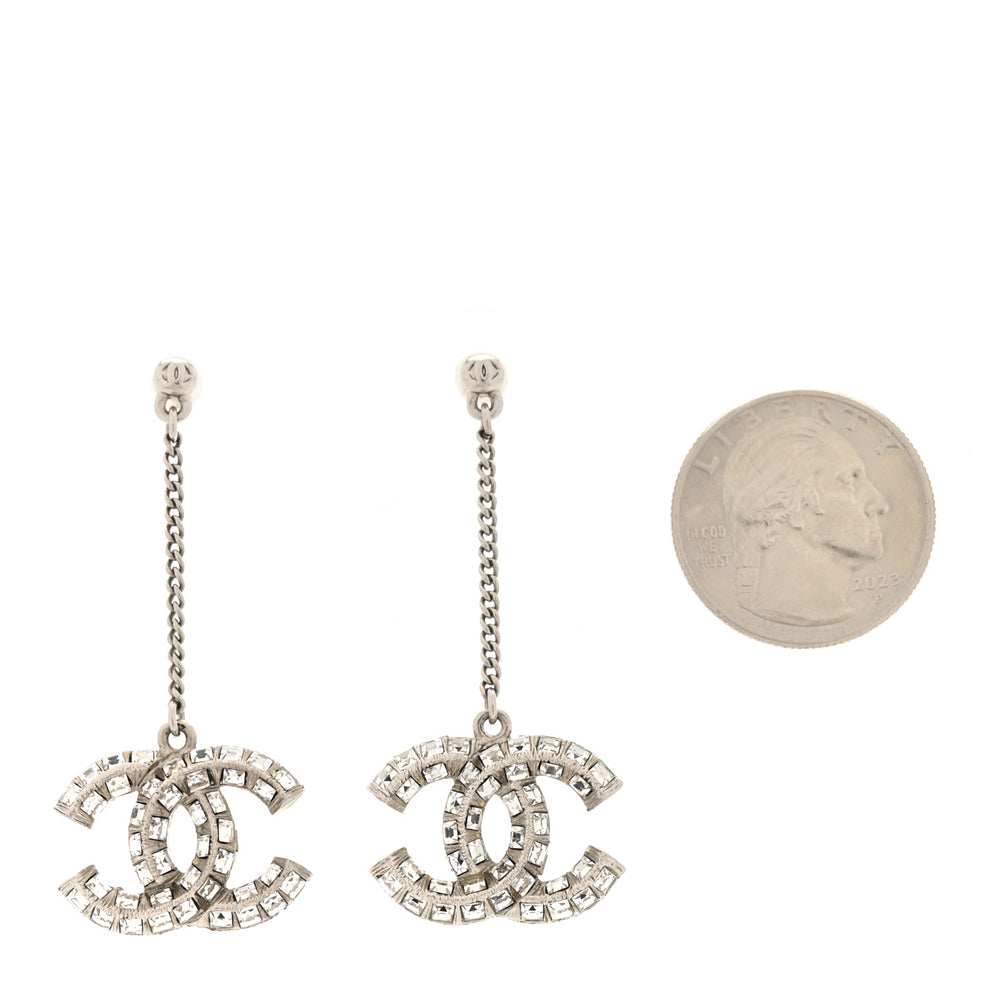 Chanel Baguette Crystal CC Drop Earrings Silver 1837800 – FASHIONPHILE