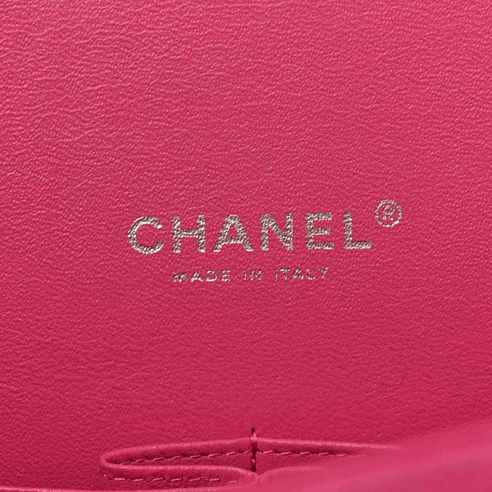 Chanel Iridescent Caviar Quilted Maxi Double Flap Hot Pink 1783450 ...