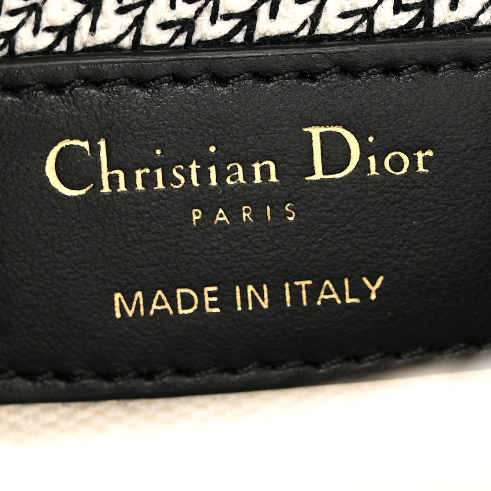 Christian Dior Canvas Embroidered Dioramour Je Vous Adore Medium Lady D ...