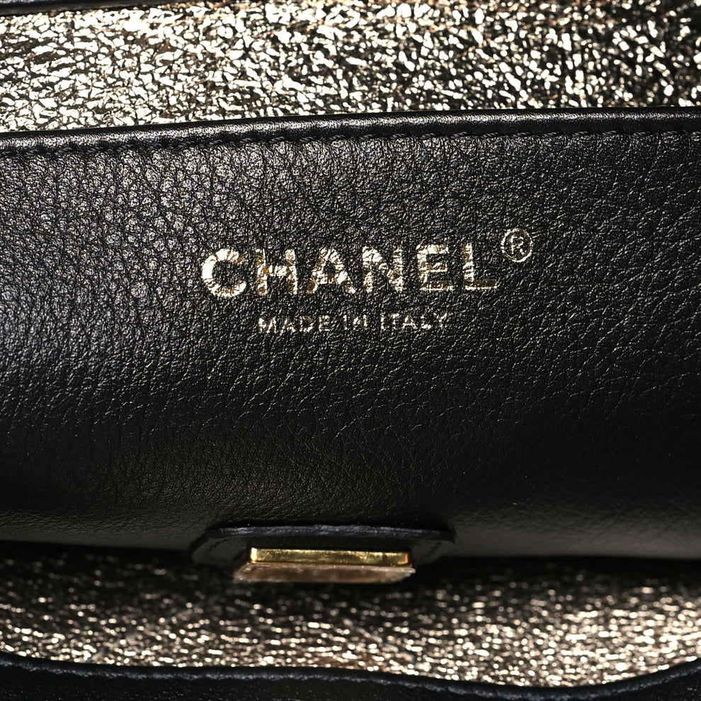 Chanel Calfskin Quilted Maxi Chain Hobo Black 1772140 – FASHIONPHILE